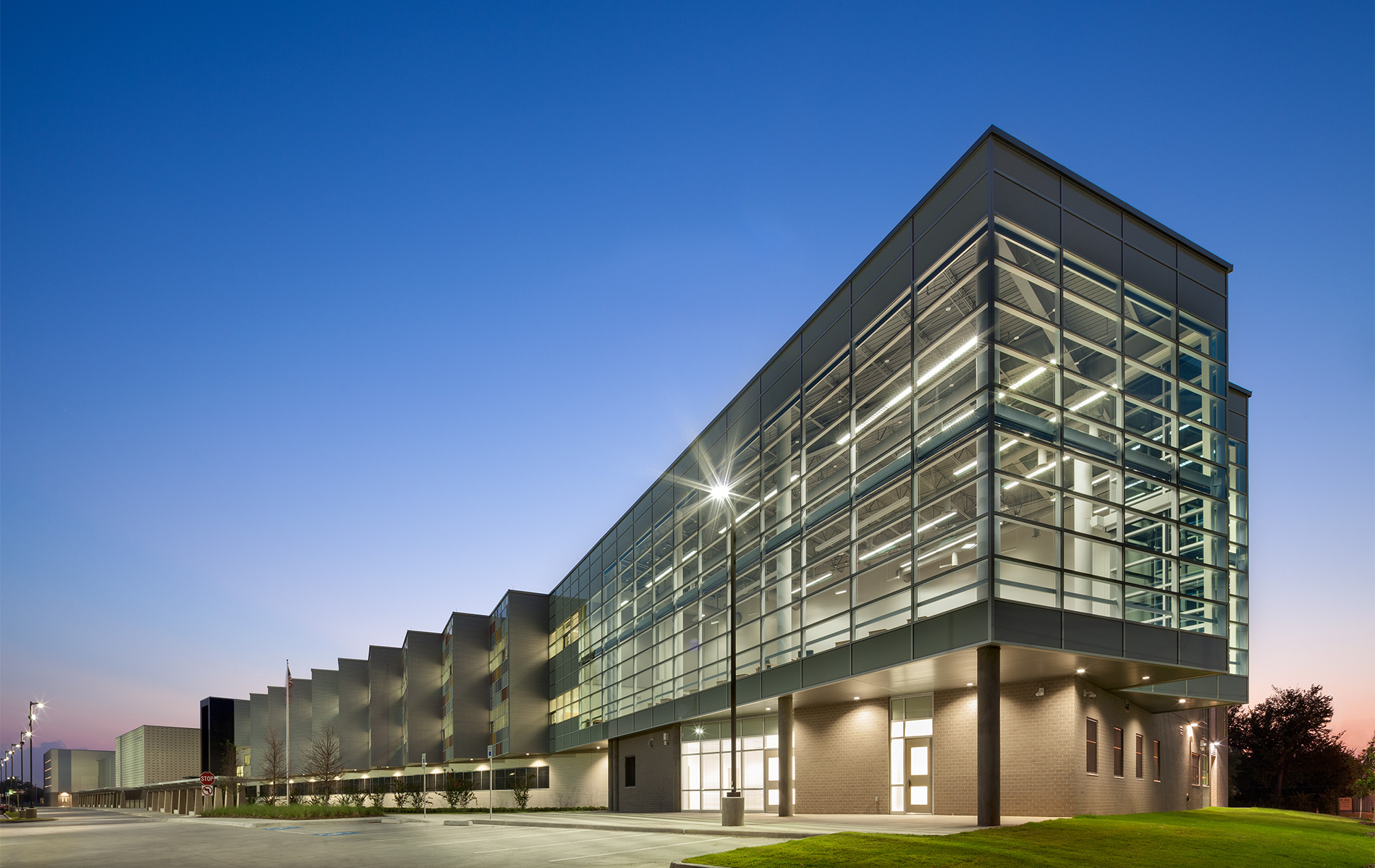 Billy Earl Dade Middle School – Alta Architects
